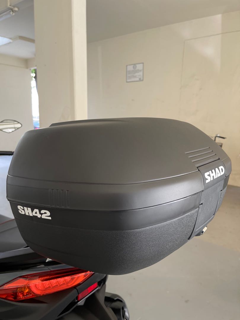 Shad 42l Top Box with base plate, Motorcycles, Motorcycle Accessories ...