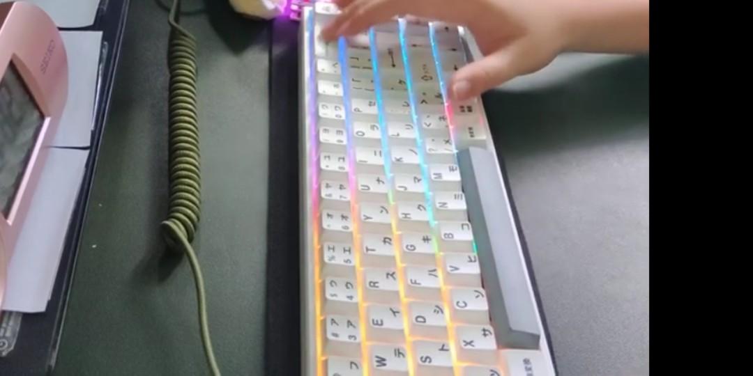 [Swipe!] Custom keyboard rgb bluetooth 2.4g, Computers & Tech, Parts ...