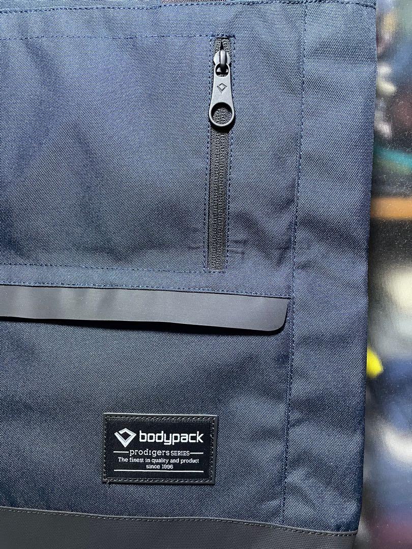 Tas Totebag Bodypack Prodiger Series Warna Navy, Fesyen Pria, Tas ...