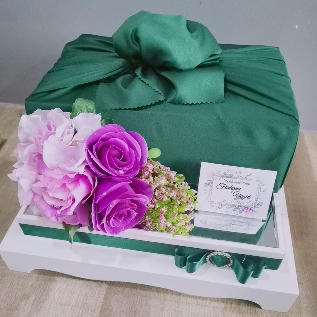 Hidden dulang gubahan hantaran, Hobbies & Toys, Stationery & Craft ...