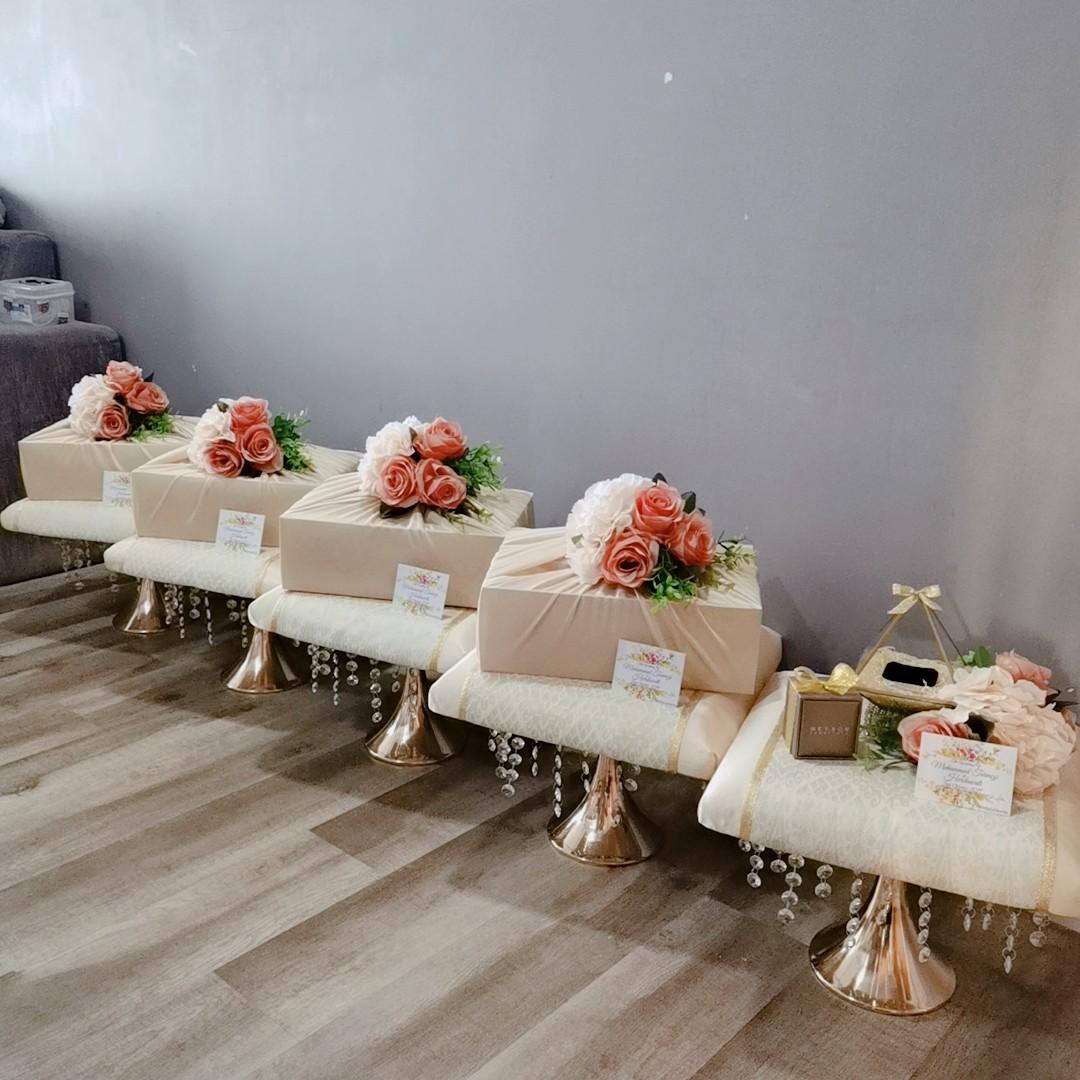 Hidden dulang gubahan hantaran, Hobbies & Toys, Stationery & Craft ...