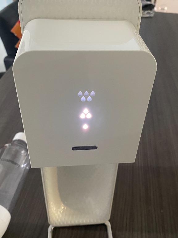 Perfectly working White Sodastream SOURCE Sparkling water Machine, TV ...
