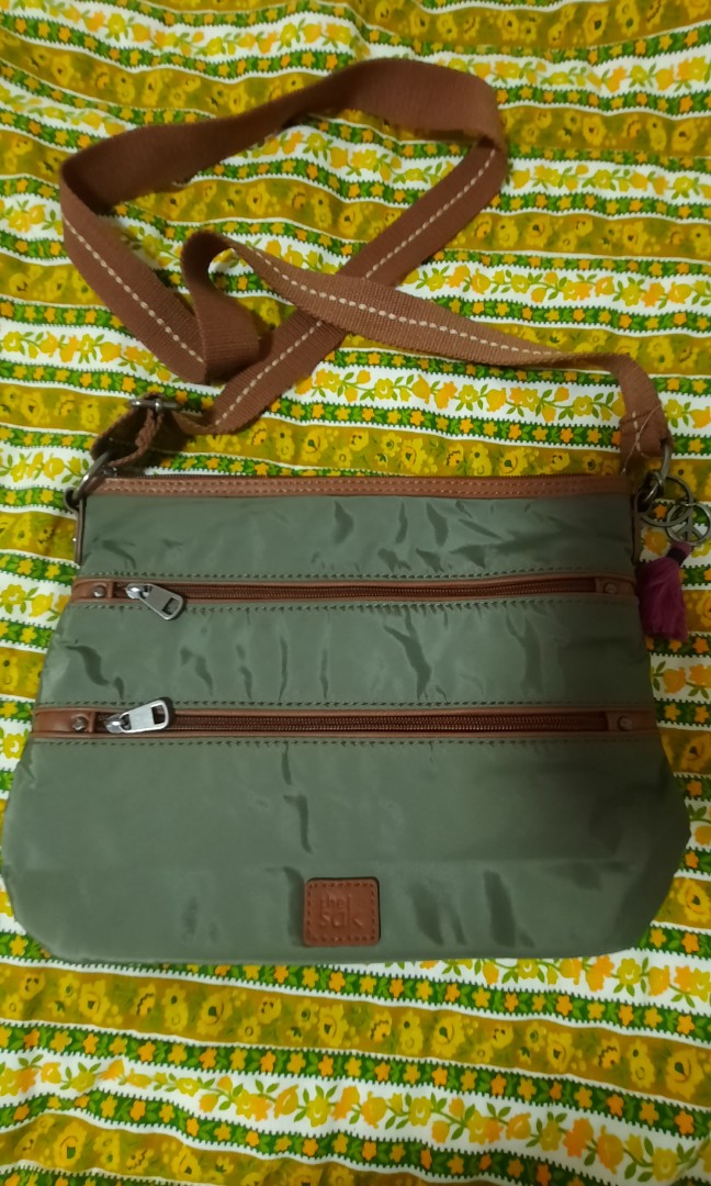 Sak tommy kipling, Men's Fashion, Bags, Sling Bags on Carousell