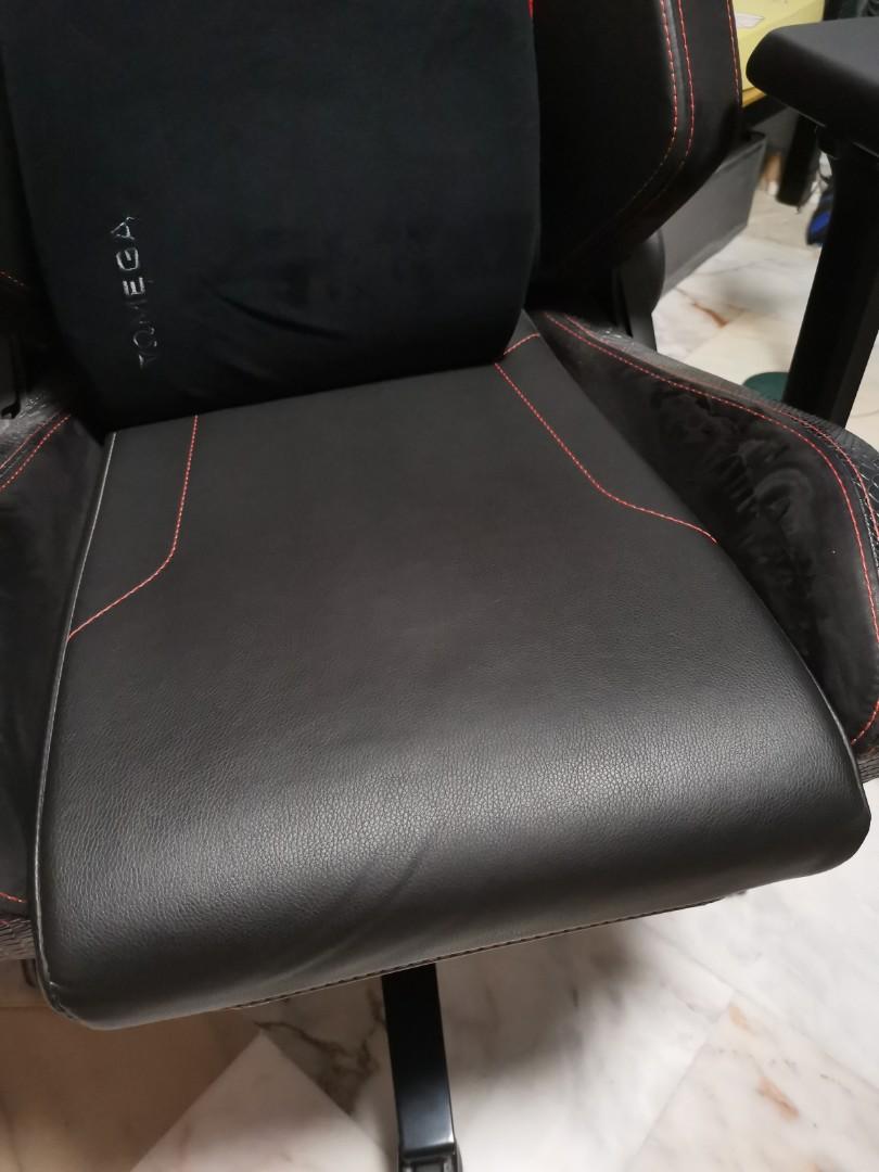 Sercret lab omega targaryen gaming chair, Furniture & Home Living ...