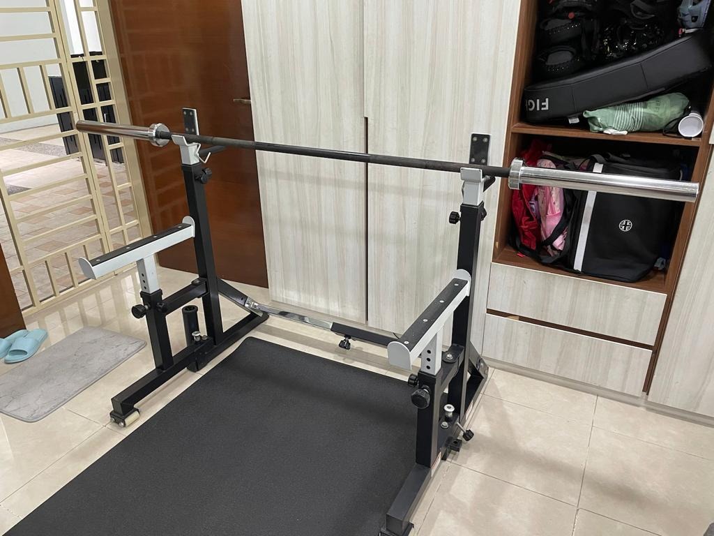 Squat Rack (Foldable-Space Saving!), Sports Equipment, Exercise ...