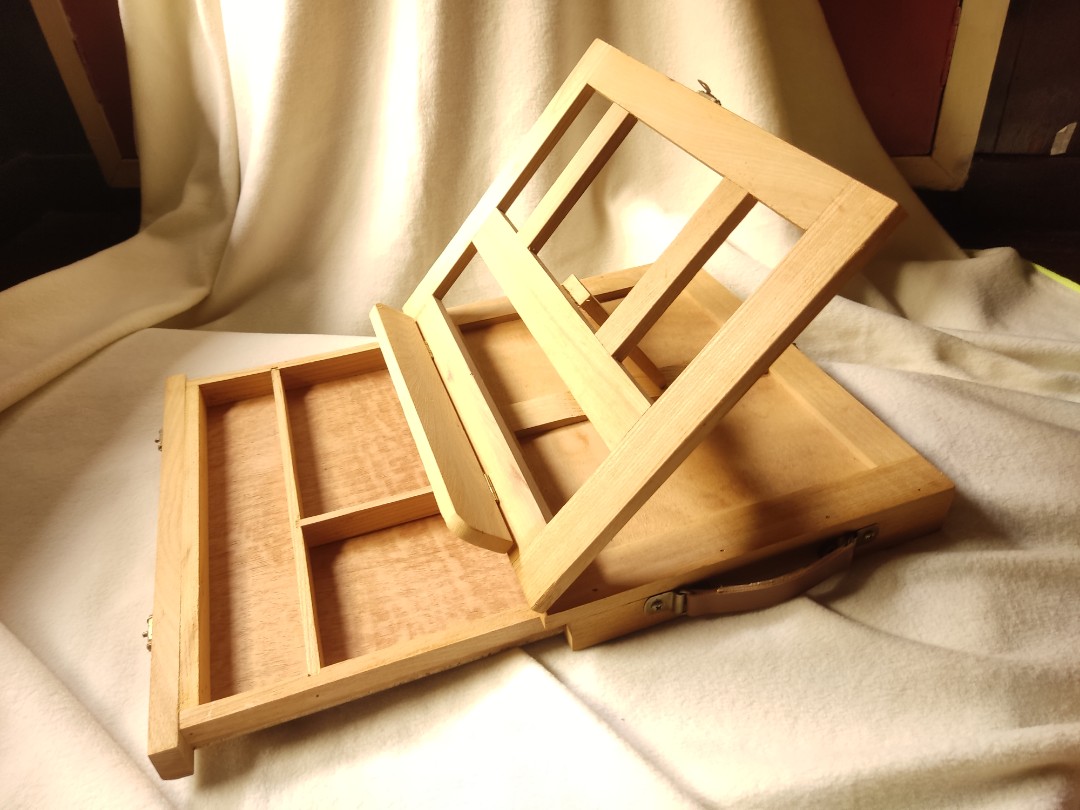 Tabel Desktop Easel - Portable Easel, Hobbies & Toys, Stationary ...