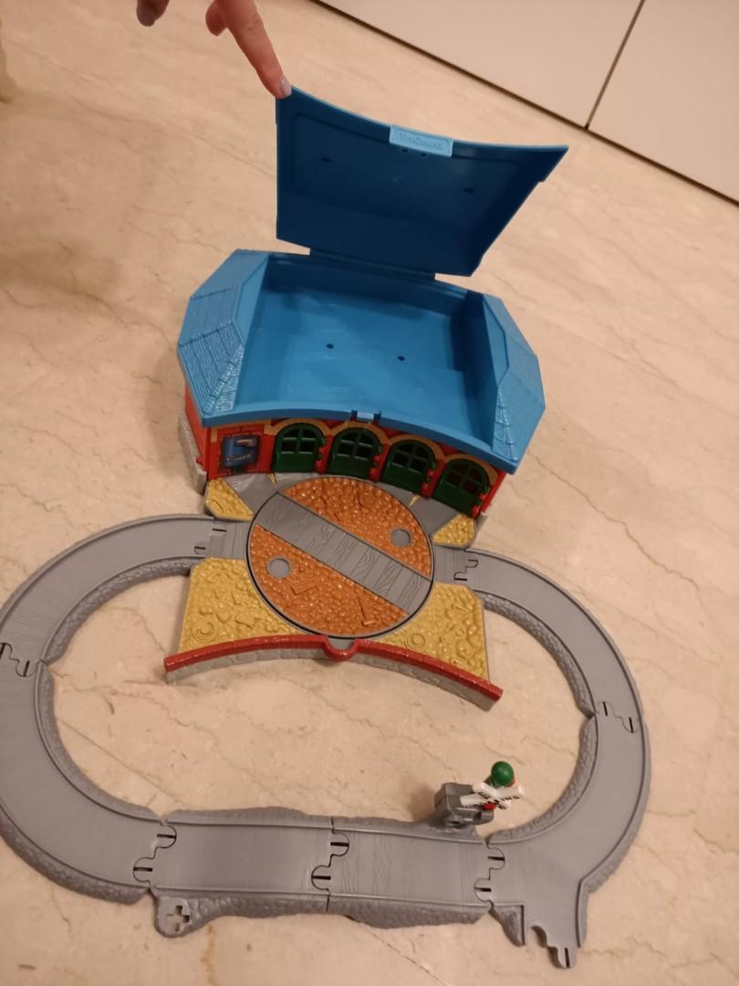 Thomas the Train Roundhouse Take along and play, Babies & Kids, Infant ...