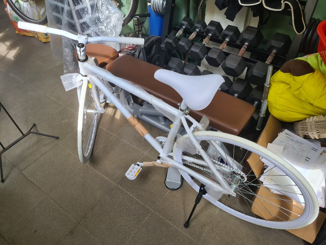 White Fixie, Sports Equipment, Bicycles & Parts, Bicycles on Carousell