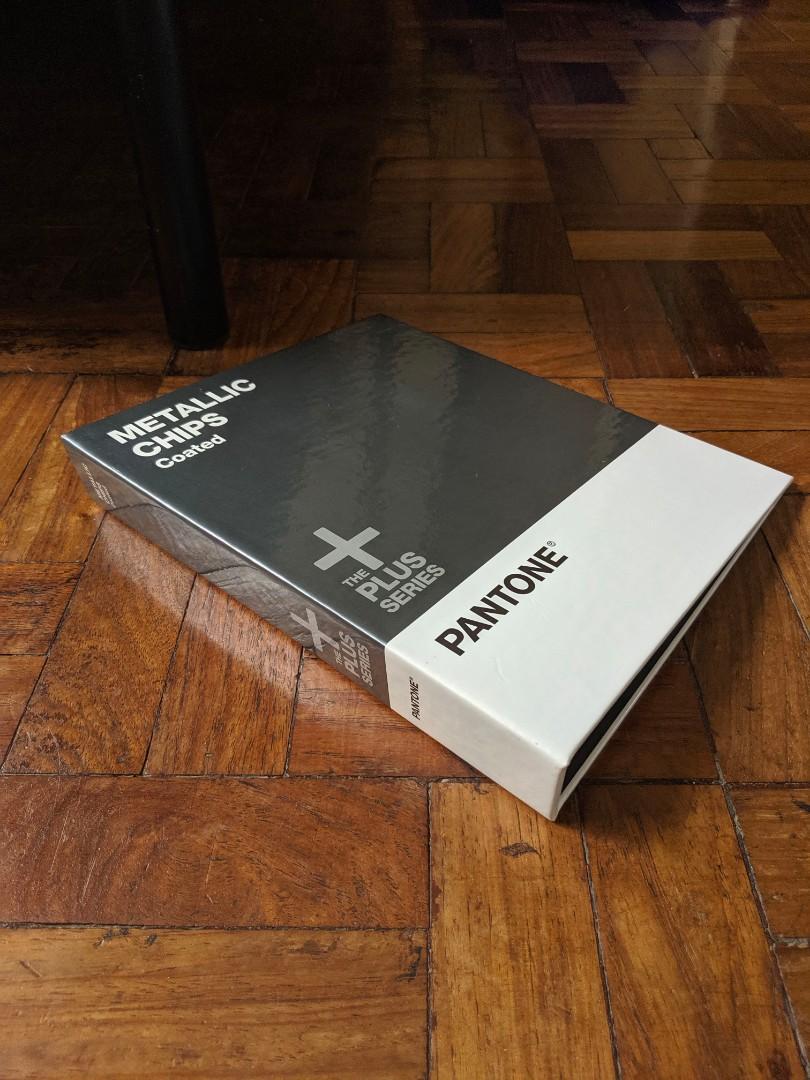 PANTONE Metallic Chips Coated The PLUS Series book, Hobbies & Toys ...