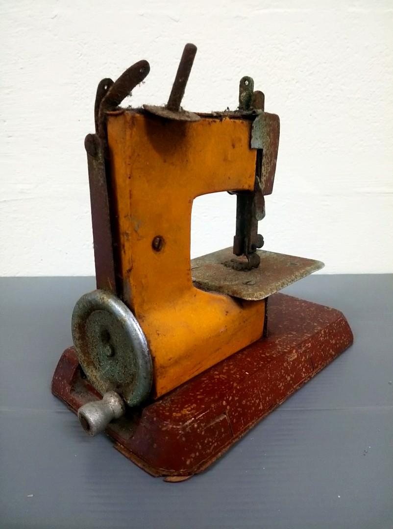 Sinco Antique sewing machine, Hobbies & Toys, Memorabilia ...
