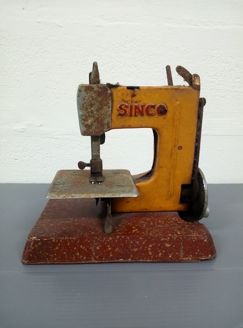 Sinco Antique sewing machine, Hobbies & Toys, Memorabilia ...