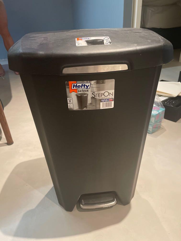 Step on dustbin clean, Furniture & Home Living, Cleaning & Homecare ...