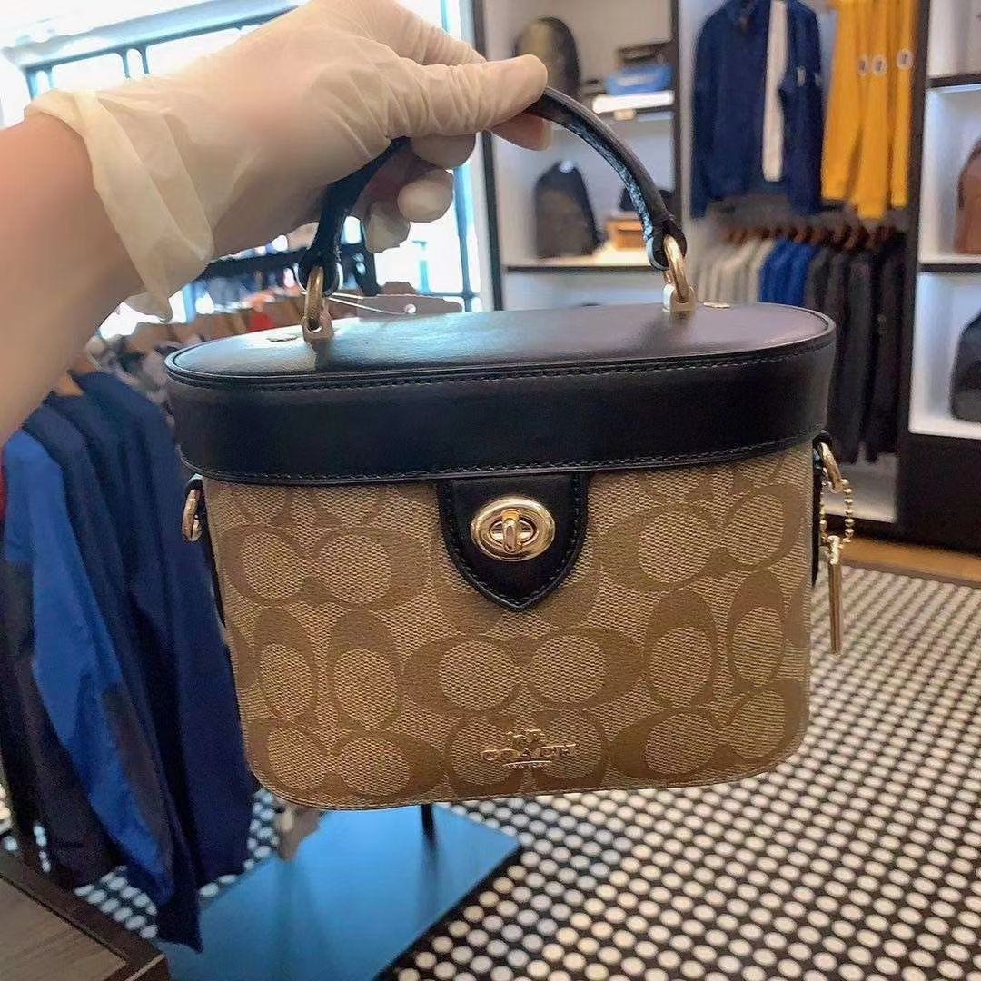 Coach Vanity Bag, Women's Fashion, Bags & Wallets, Cross-body Bags on ...