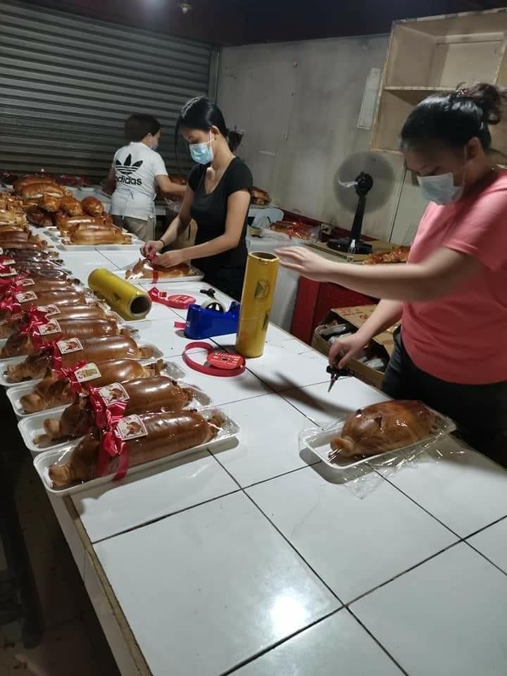NO STOCK!!!FLAVORED LECHON BREAD/PRE ORDER, Food & Drinks, Homemade ...