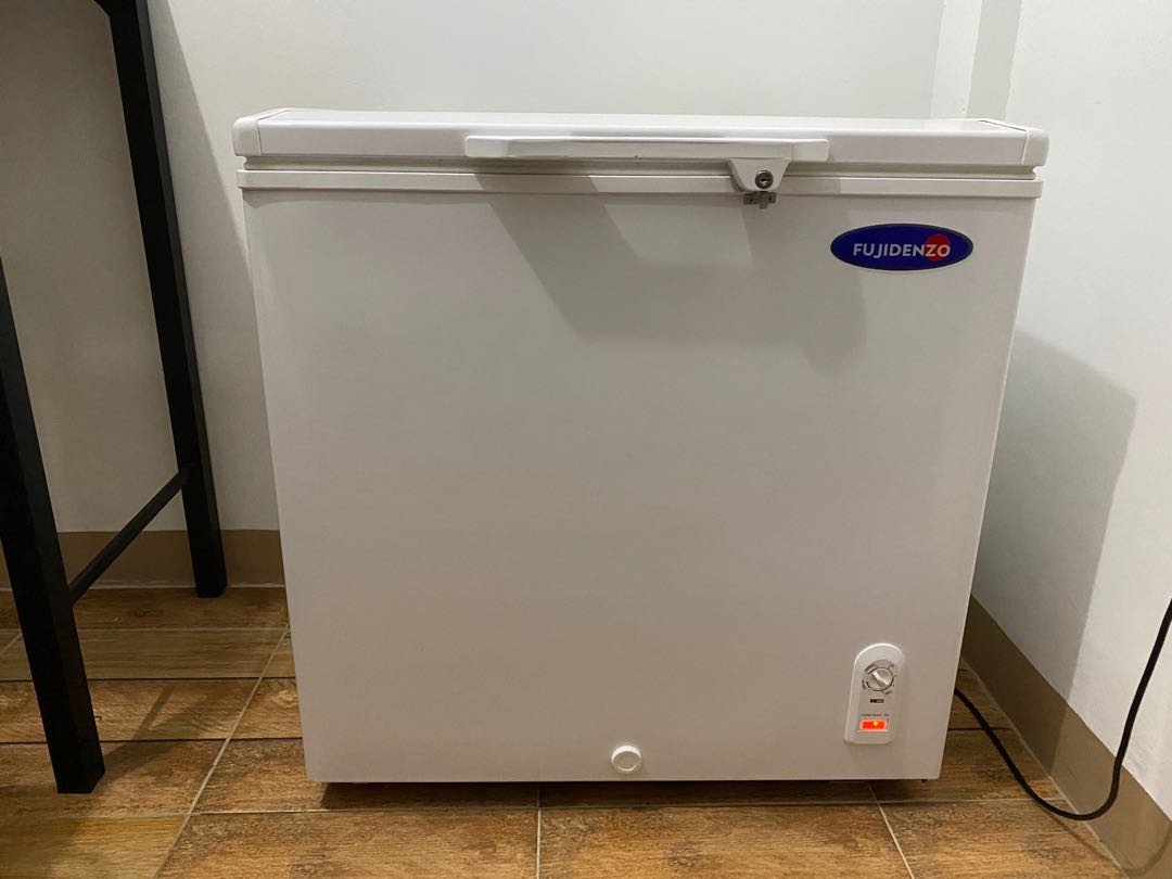 Fujidenzo Chest Freezer 4cu ft, TV & Home Appliances, Kitchen ...