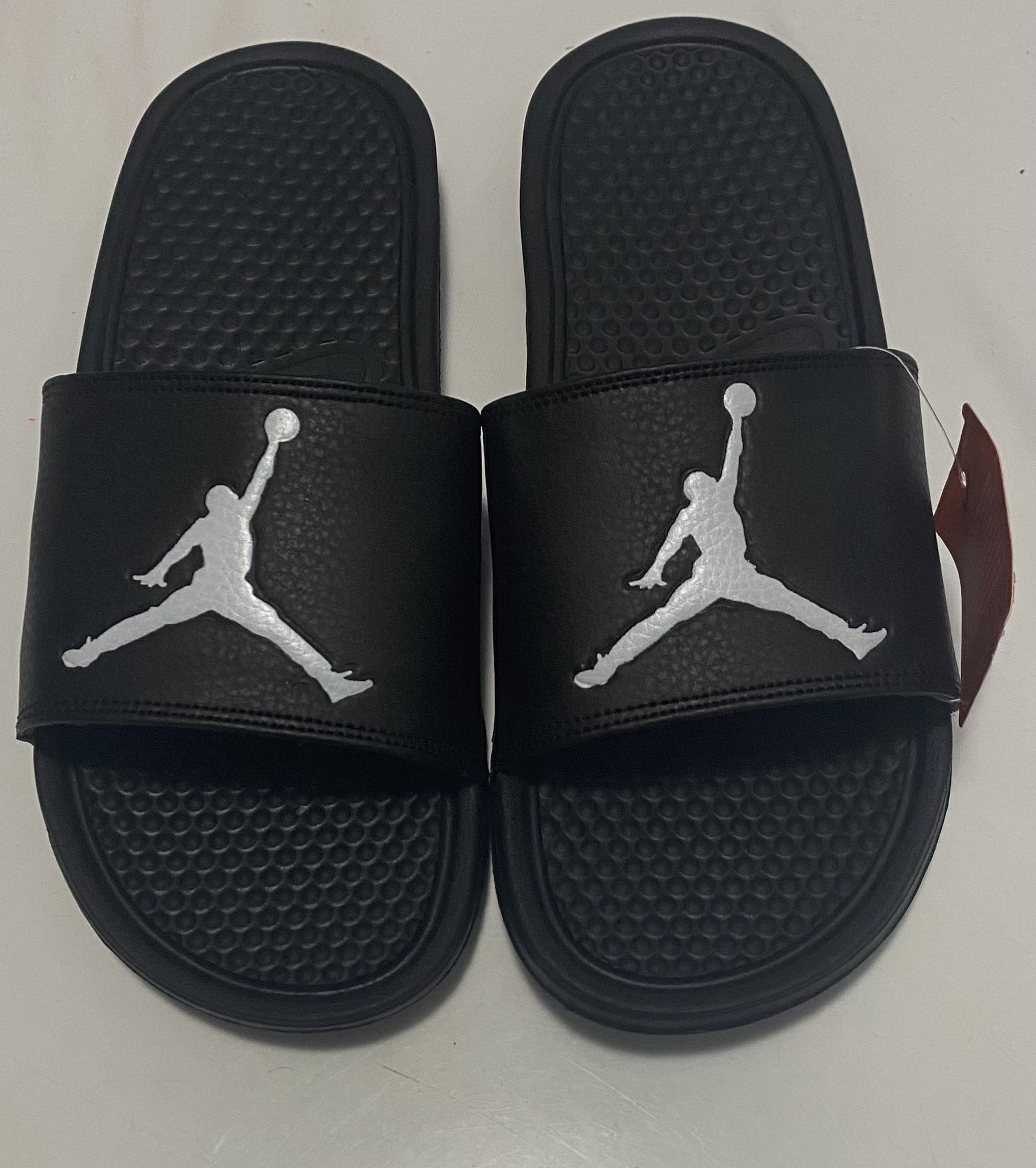 Jordan Slides, Men's Fashion, Footwear, Flipflops and Slides on Carousell