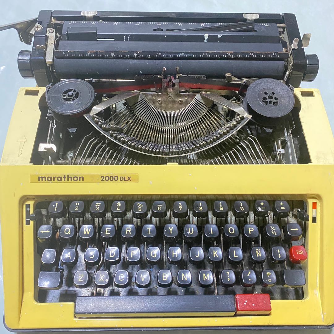 Marathon 2000 Deluxe Typewriter, Computers & Tech, Office & Business ...