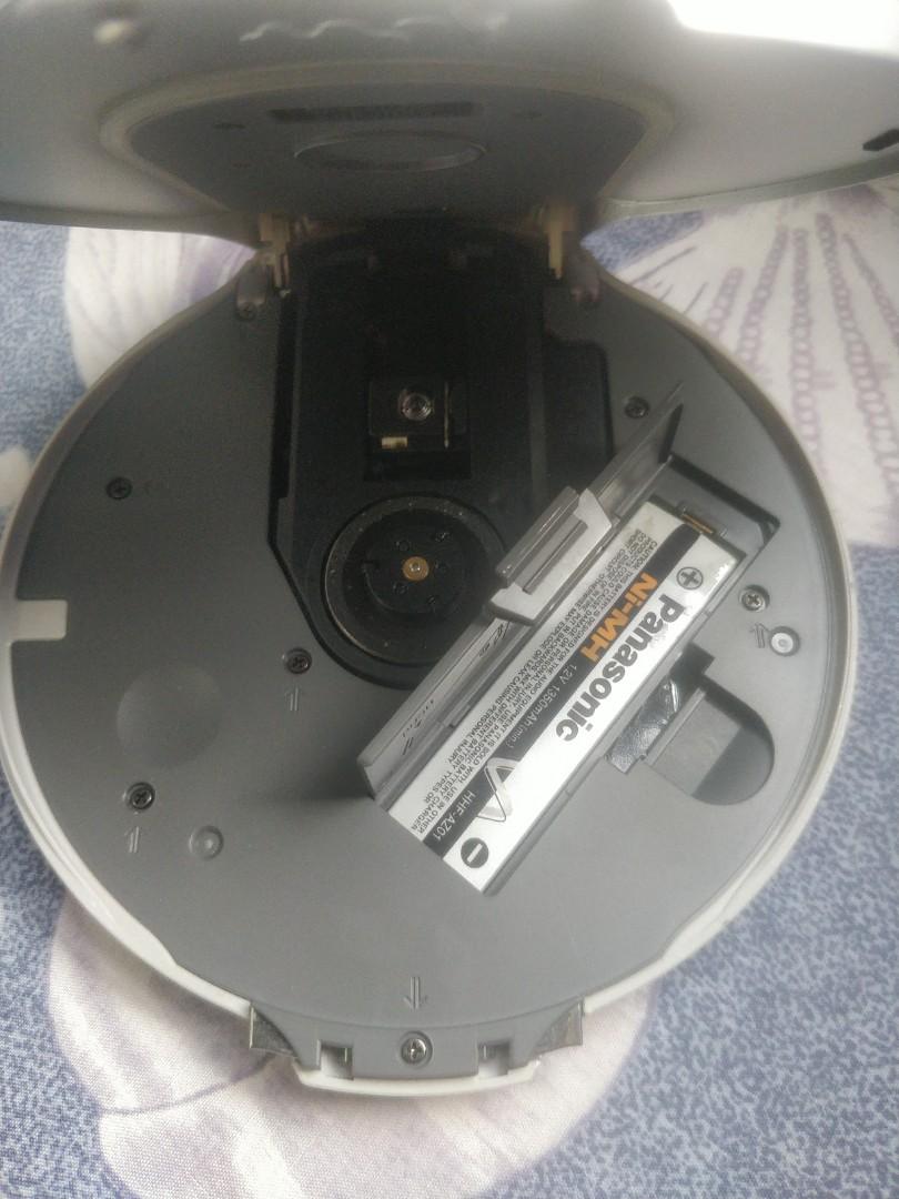 SONY D-NE900 正常可以用CD/MP3播放機(包括充電池), 興趣及遊戲, 音樂、樂器 & 配件, 樂器配件 - Carousell