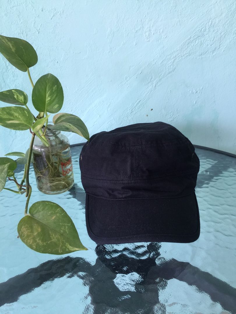 Topi komando hitam polos simple, Fesyen Pria, Aksesoris, Topi di Carousell
