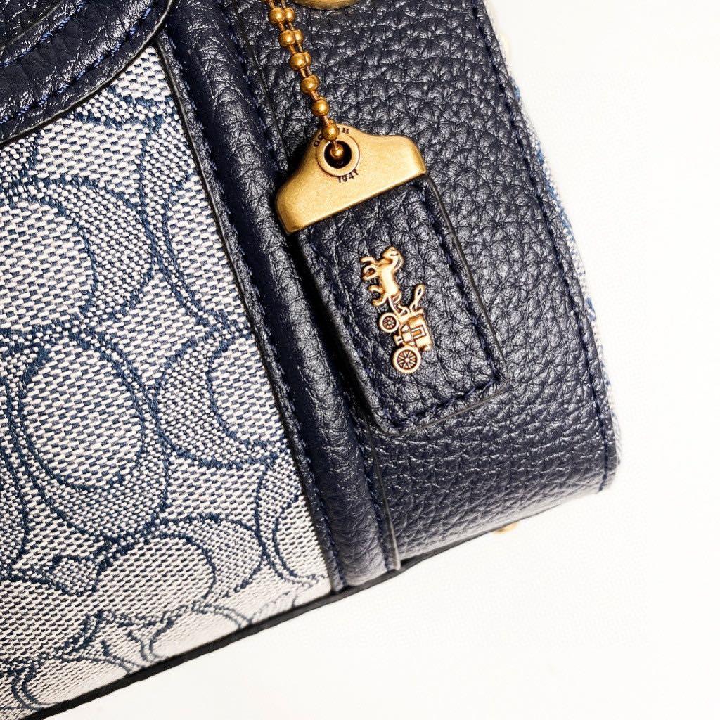 Coach Lark Bag In Signature Jacquard, Women's Fashion, Bags & Wallets ...