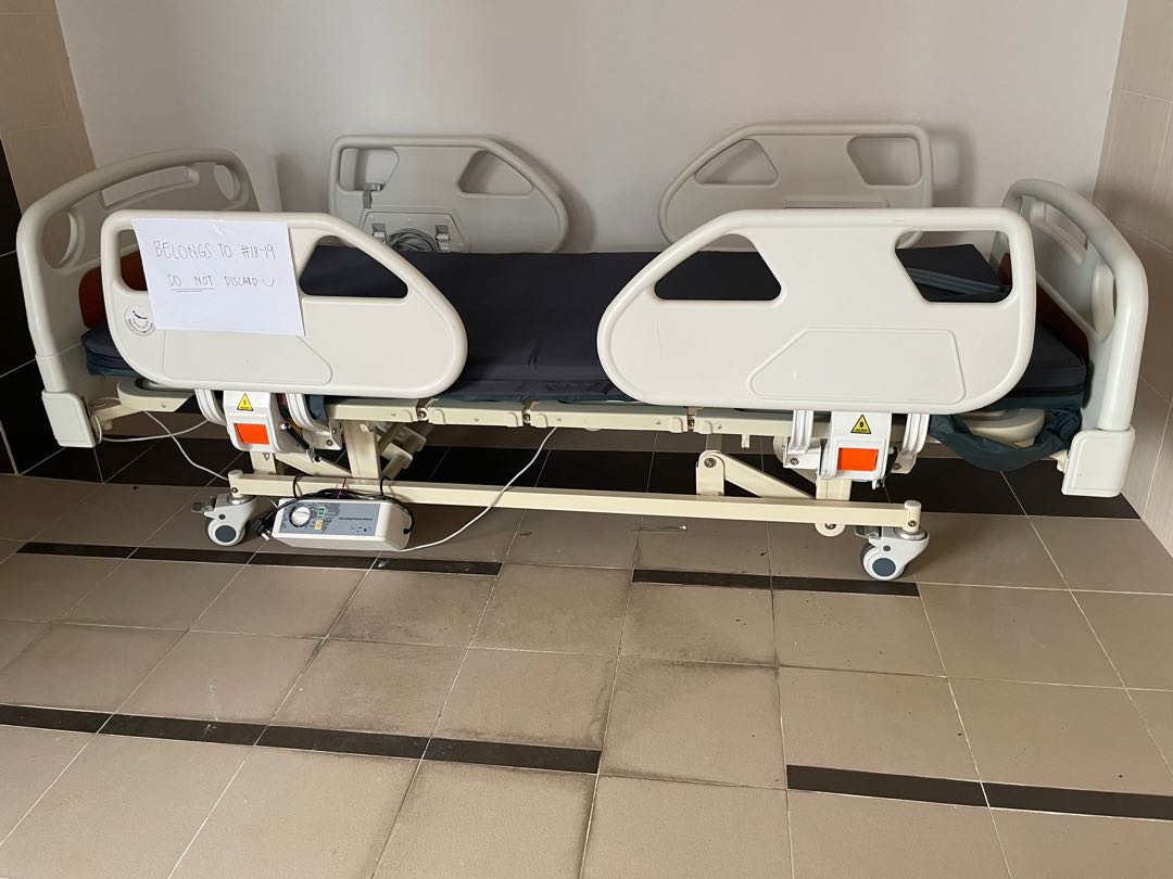 Hospital bed, Sports Equipment, Exercise & Fitness, Cardio & Fitness ...