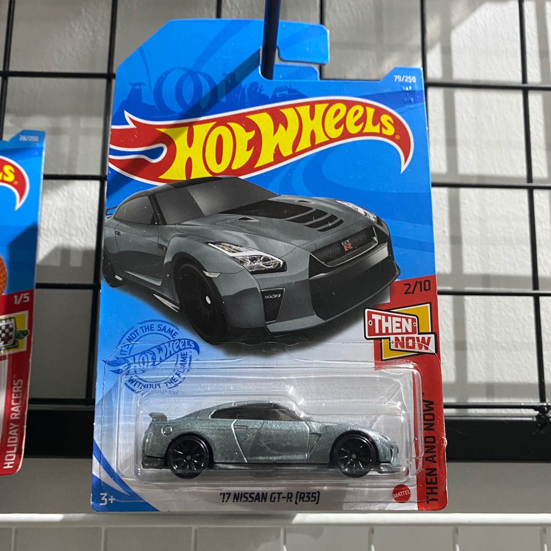 Hot Wheels ‘17 Nissan GTR R35 (Grey), Hobbies & Toys, Toys & Games on ...