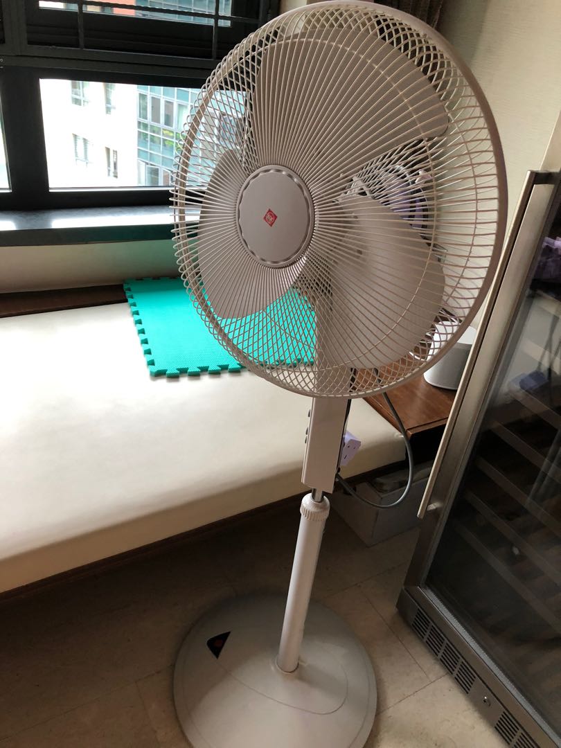 KDK P40US 16” fan, Furniture & Home Living, Lighting & Fans, Fans on ...