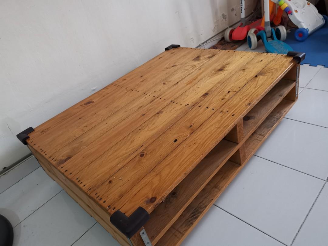 MEJA PALLET RENDAH, Furniture & Home Living, Furniture, Tables & Sets ...