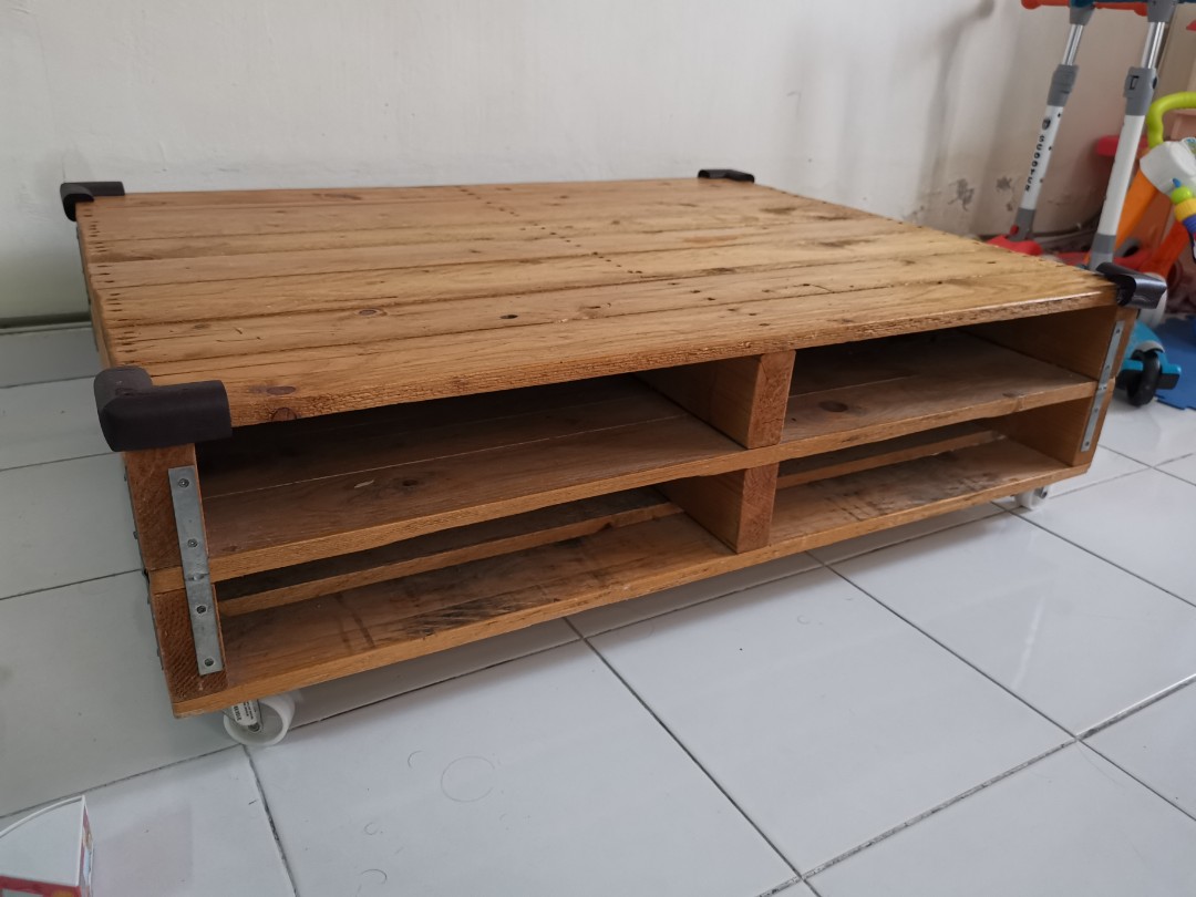MEJA PALLET RENDAH, Furniture & Home Living, Furniture, Tables & Sets ...