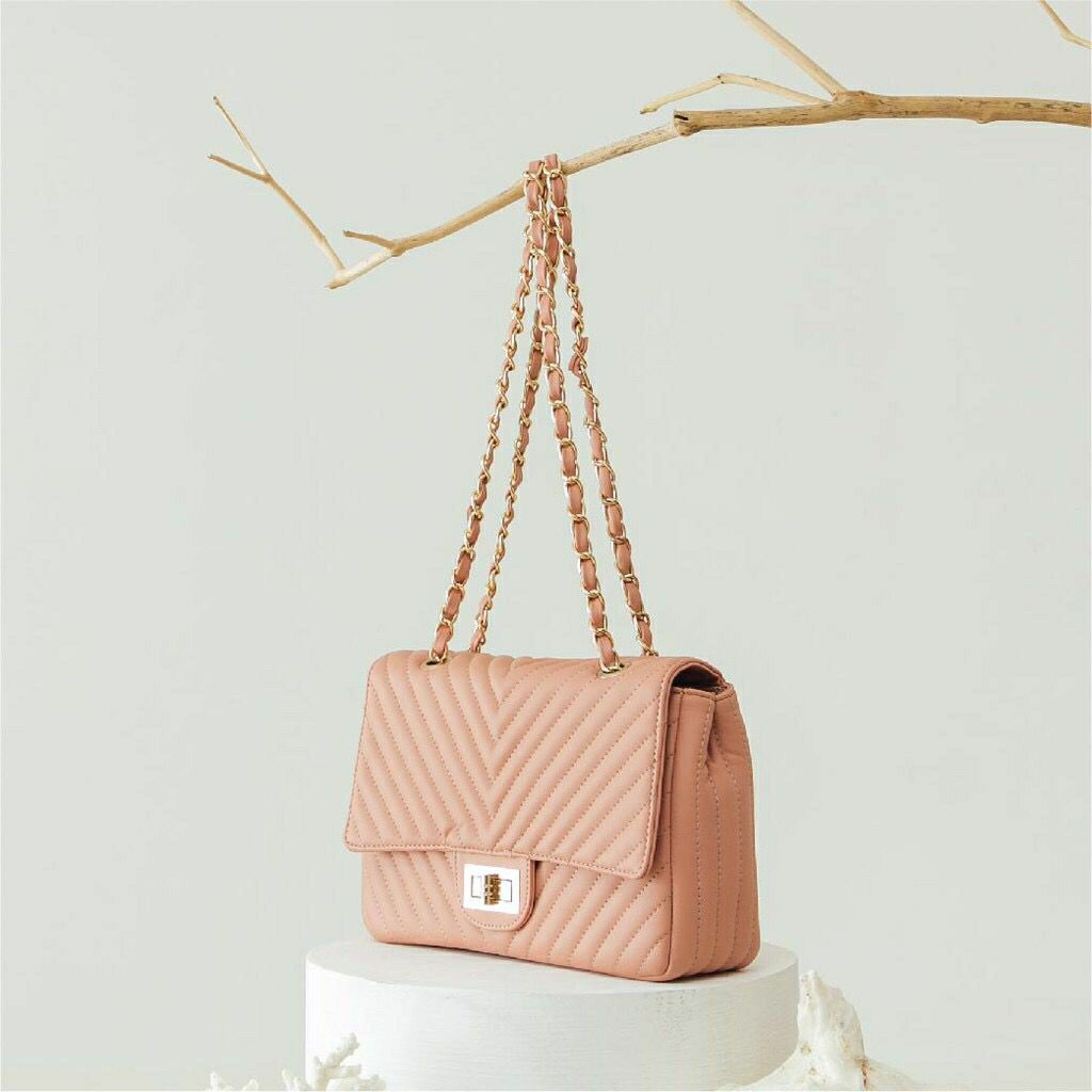 Merche Trisha Bag Blossom, Fesyen Wanita, Tas & Dompet di Carousell