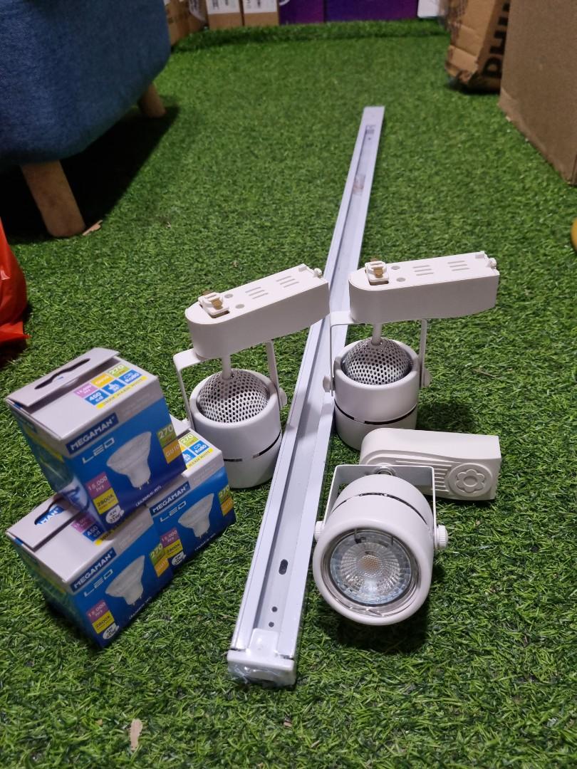 [Package] Track light 1m + 3x megaman led light, Furniture & Home ...