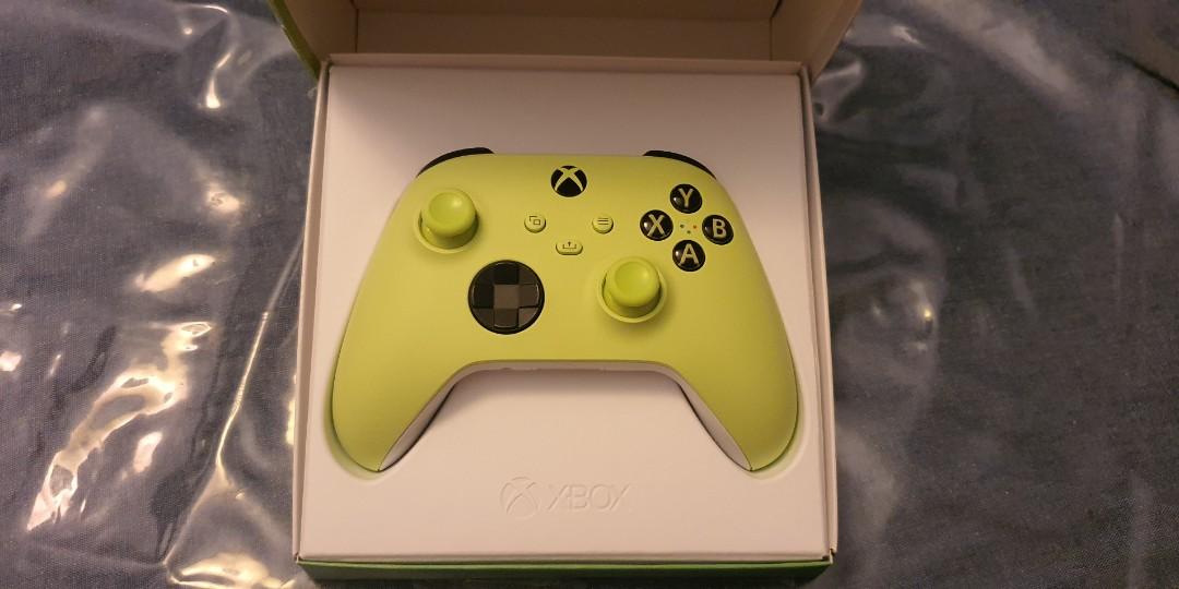 Xbox series green "Electric Volt" controller, Video Gaming, Gaming ...