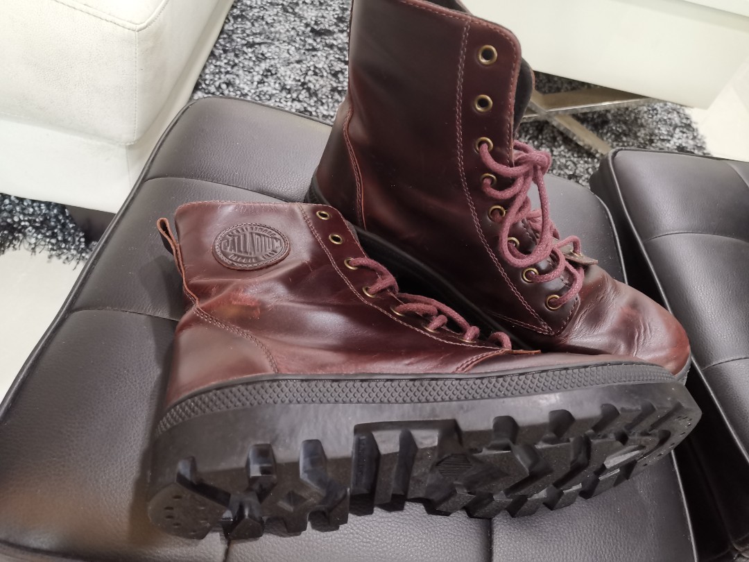 Dr.Martens, Men's Fashion, Footwear, Casual shoes on Carousell