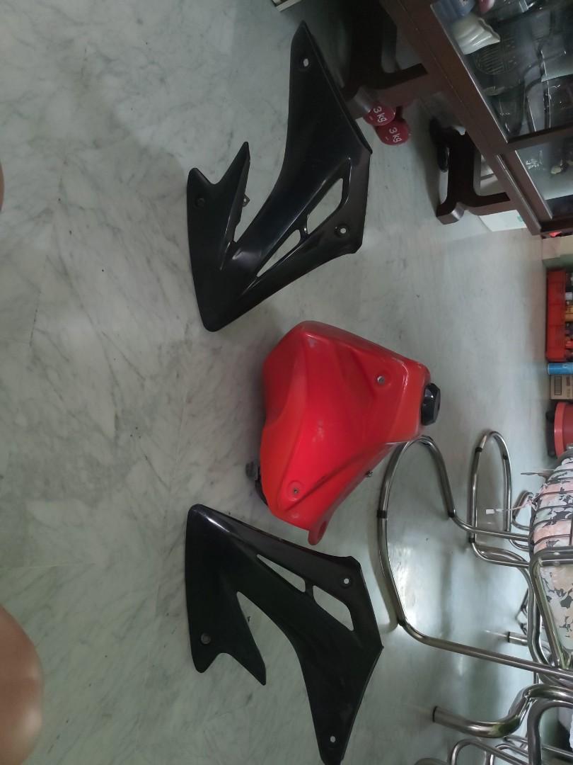 Honda XR400R fuel tank, Motorcycles, Motorcycle Accessories on Carousell