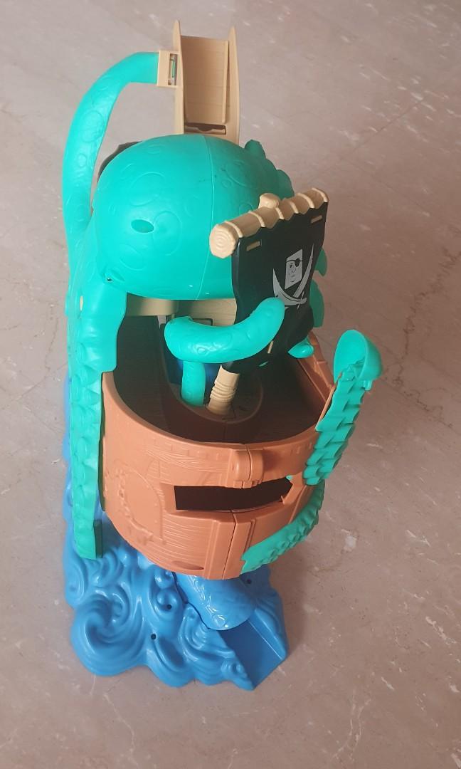 Pirate ship.. car track, Hobbies & Toys, Toys & Games on Carousell