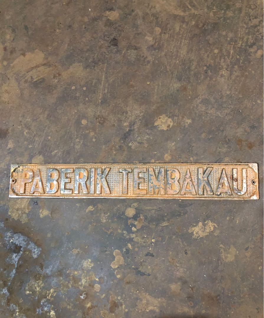 Plakat tulisan jadul, Antik, Pajangan di Carousell