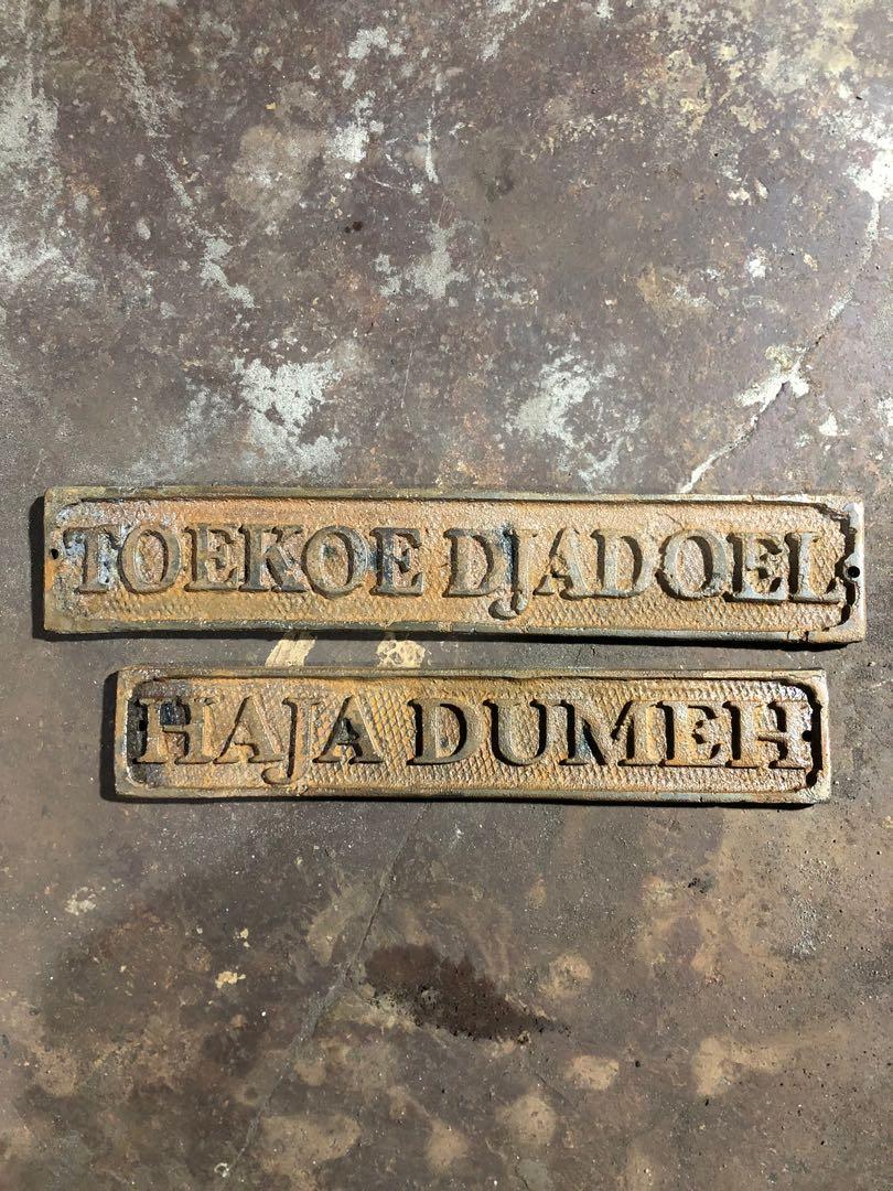 Tulisan plakat jadul, Antik, Lainnya di Carousell