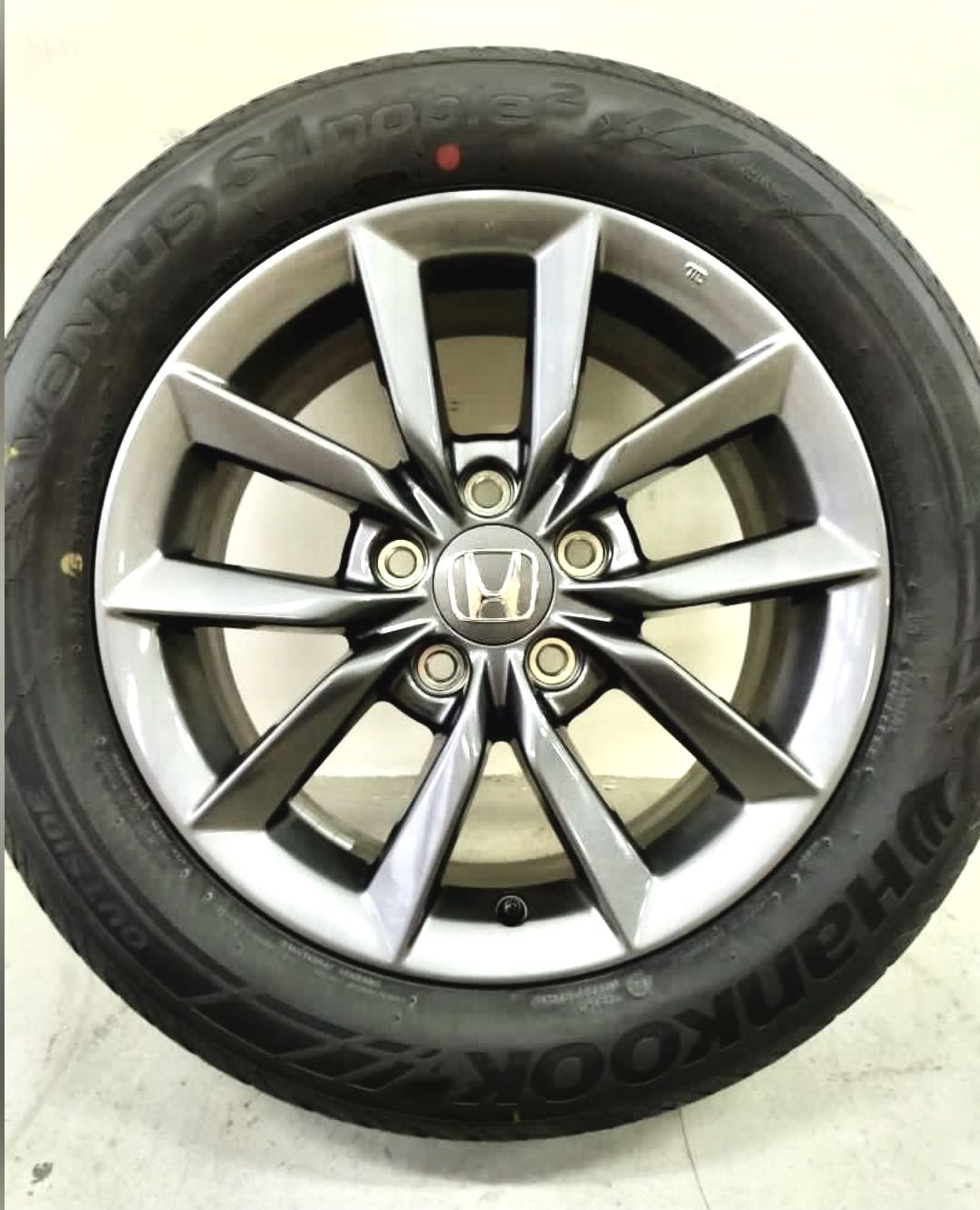 16” Original Honda Rims w Hankook Ventura tyres set, Car Accessories ...