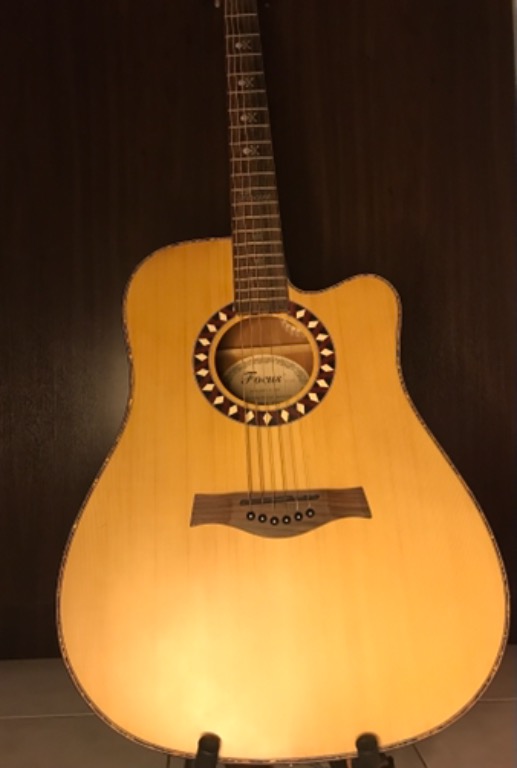 Acoustic guitar - Focus, Hobbies & Toys, Music & Media, Musical ...