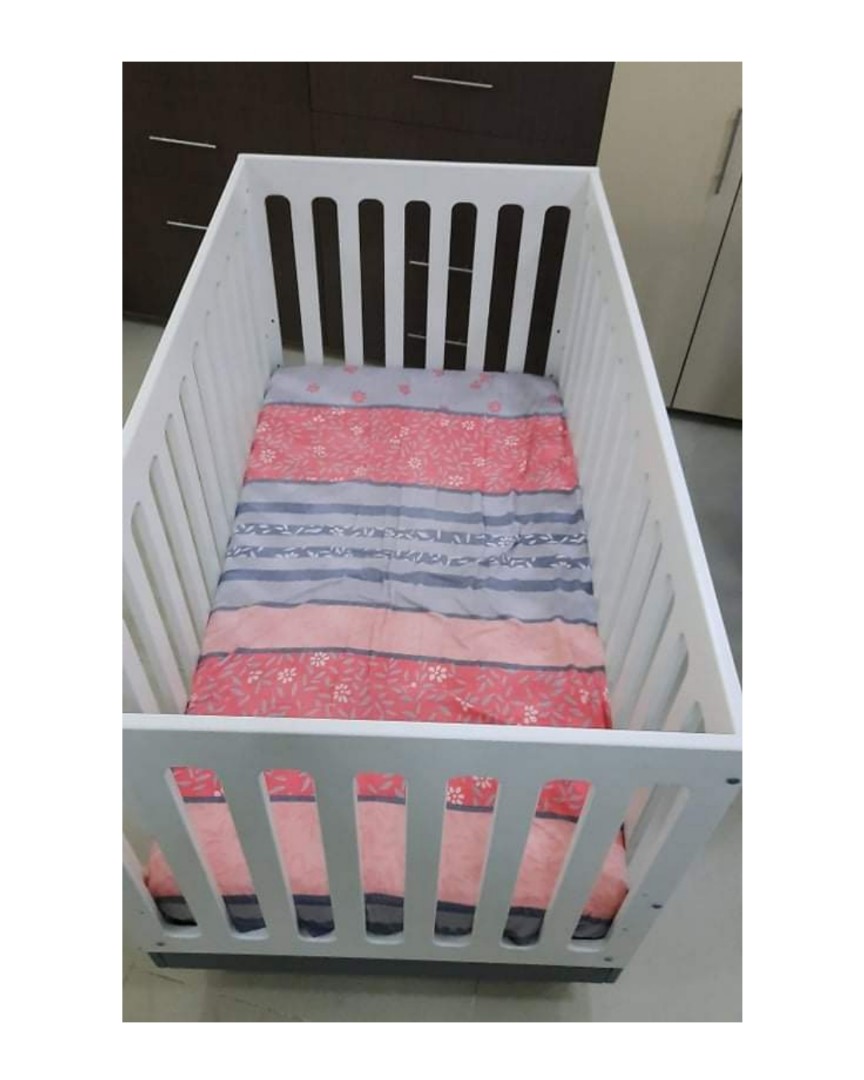 Cuddlebug Madison 3-in-1 convertible crib, Babies & Kids, Baby Nursery ...