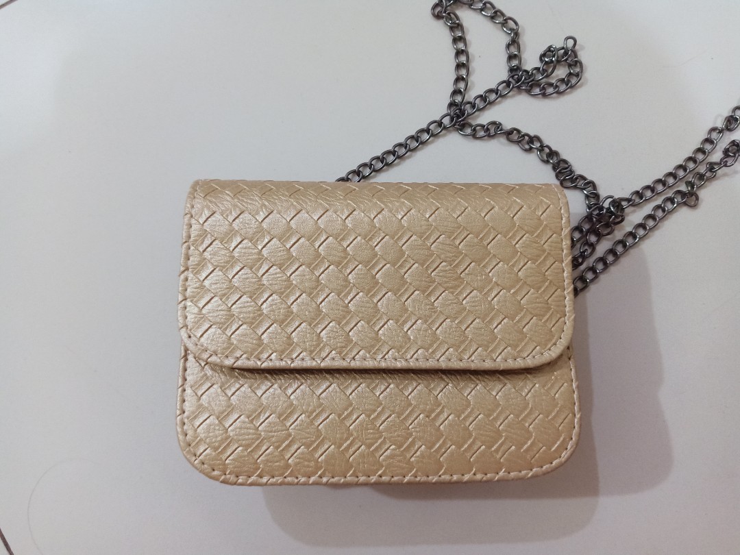 Golden Sling Bag Gold tas selempang emas shiny, Fesyen Wanita, Tas ...