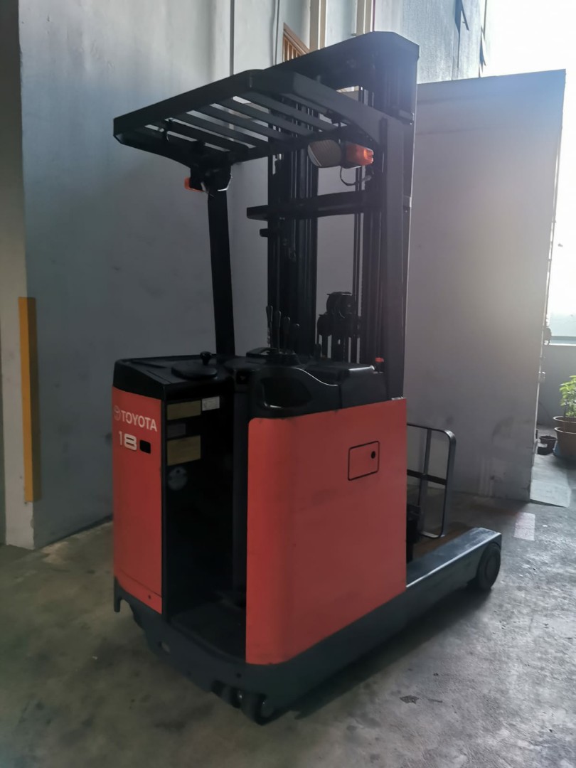 Reach-truck stacker, Cars, Other Vehicles on Carousell