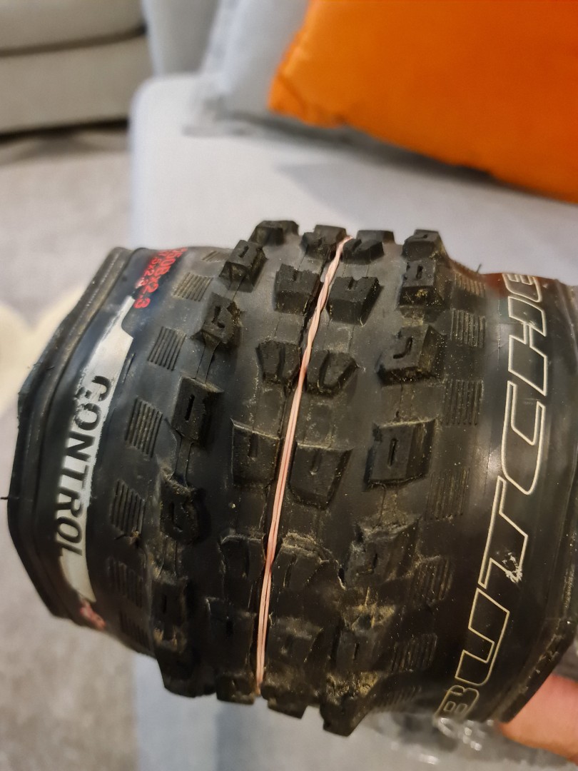 Specialized butcher 27.5 /2.3 tyre, Sports Equipment, Bicycles & Parts ...