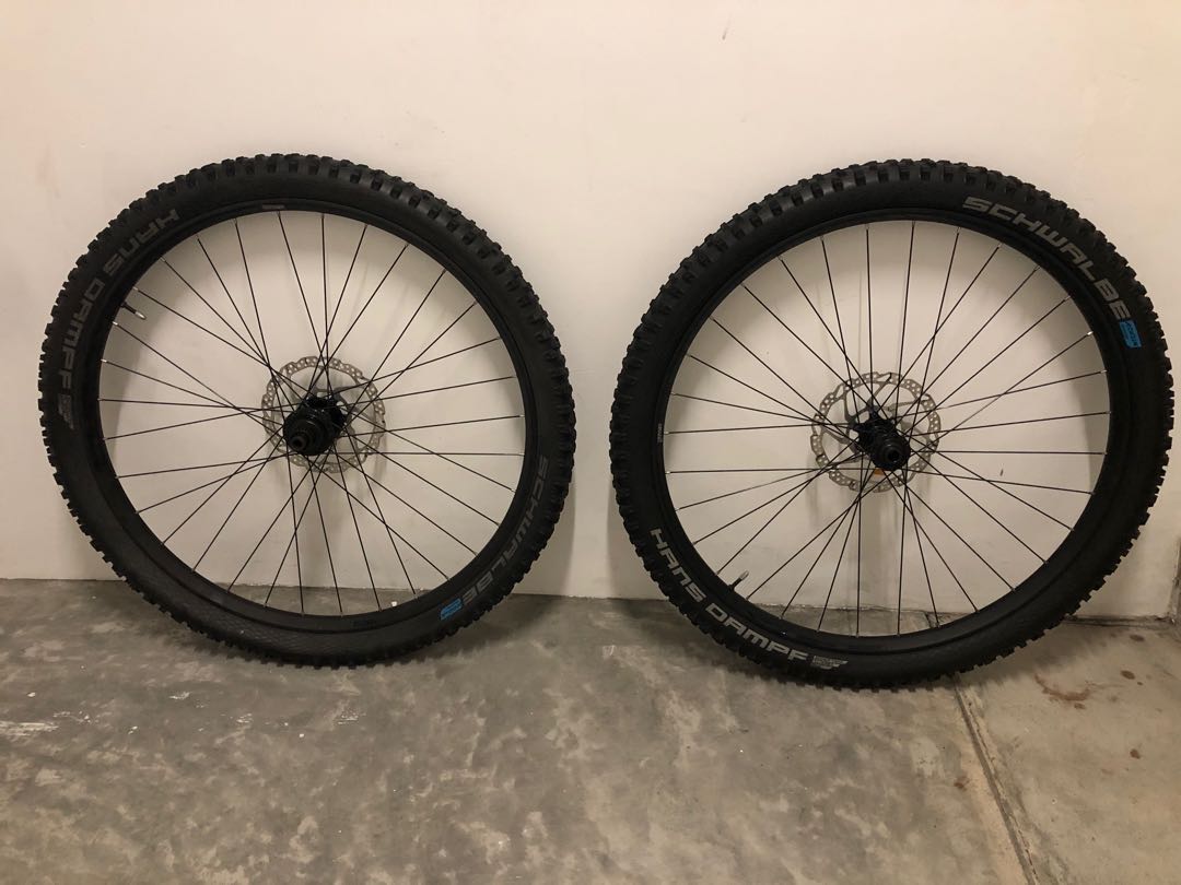 29' Entity XL2 wheelset rim with Shimano disc brakes & Schwalbe Hans ...
