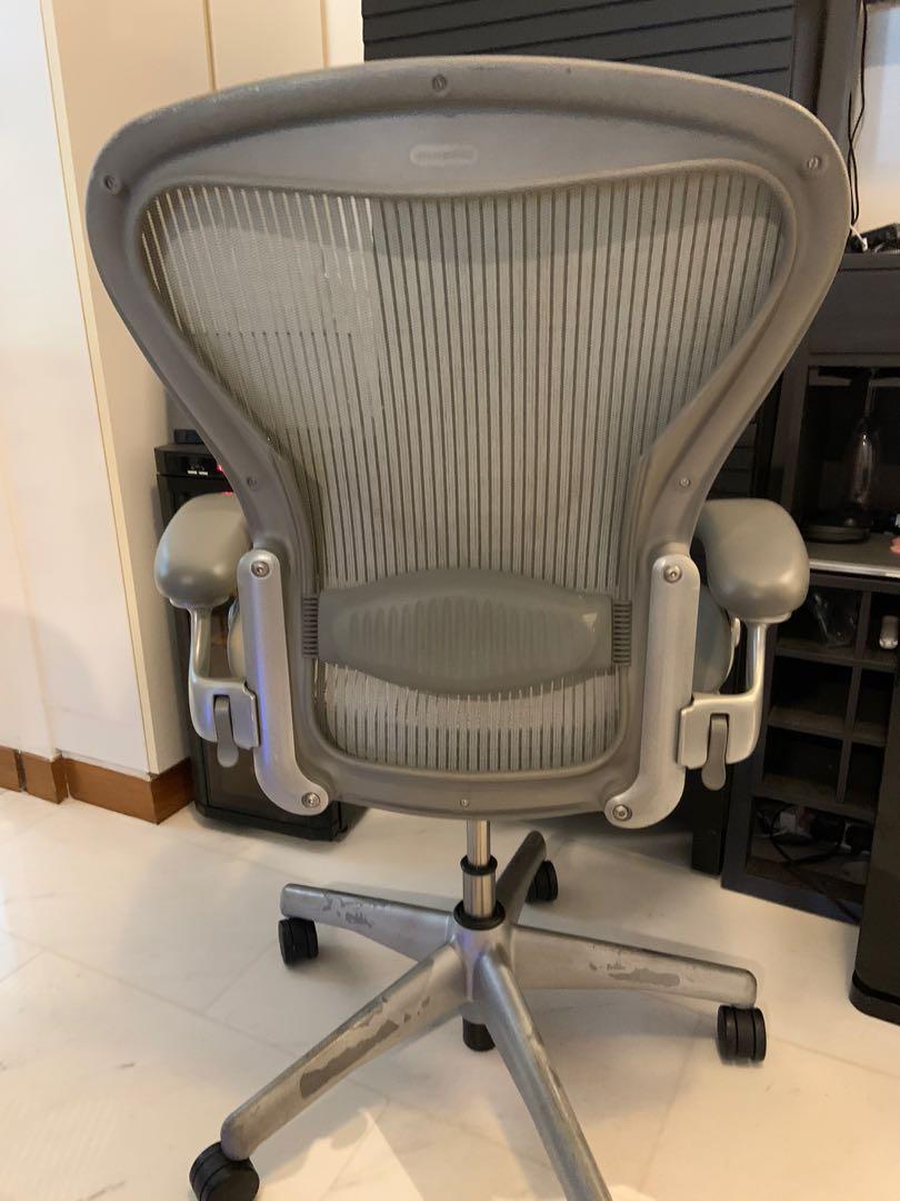 Herman Miller Aeron Chair (Silver), Furniture & Home Living, Furniture ...