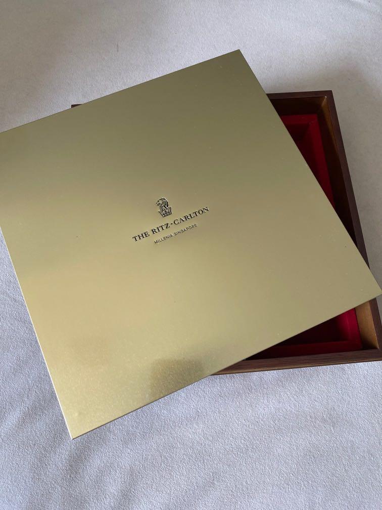 Ritz-Carlton Mooncake Box + Bag + FREE GIFT, Everything Else on Carousell