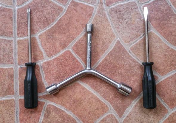 Triangle Socket Wrench & 2 Screw Drivers (Positive & Negative ...