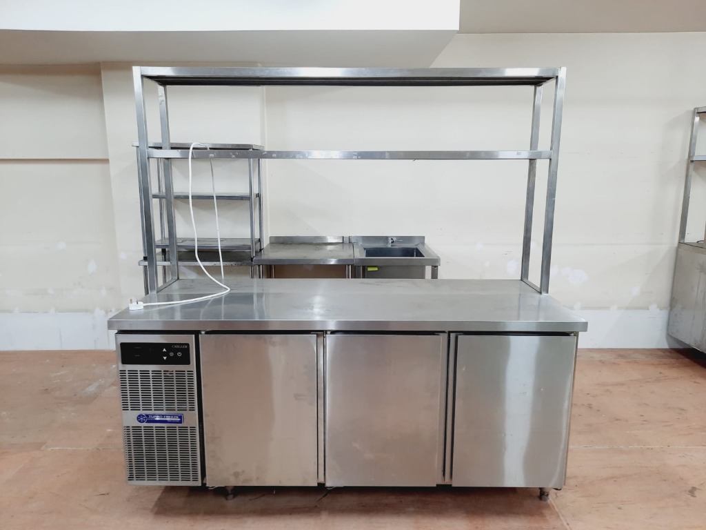 CHILLER 3 DOOR UNDERCOUNTER CHILLER C/W 2 TIER OVERHEAD SHELF ...