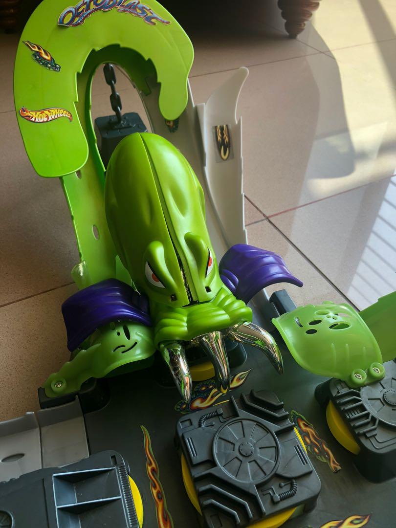 Hot Wheels electric Octoblast track play set, Hobbies & Toys, Toys ...