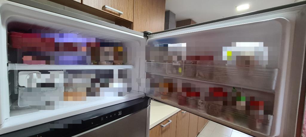 Large Sharp Fridge-Freezer (2 door), TV & Home Appliances, Kitchen ...
